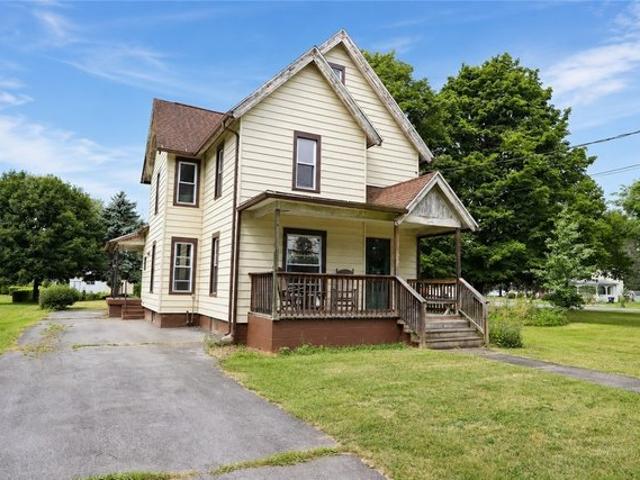 58 Charles St, Dresden, NY 14441