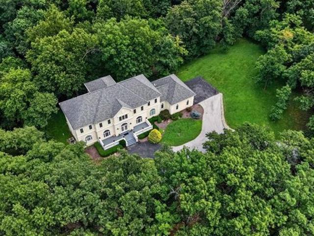 58 Chesterfield Lakes Rd, Chesterfield, MO 63005
