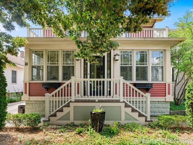 58 E 13th St, Holland, MI 49423