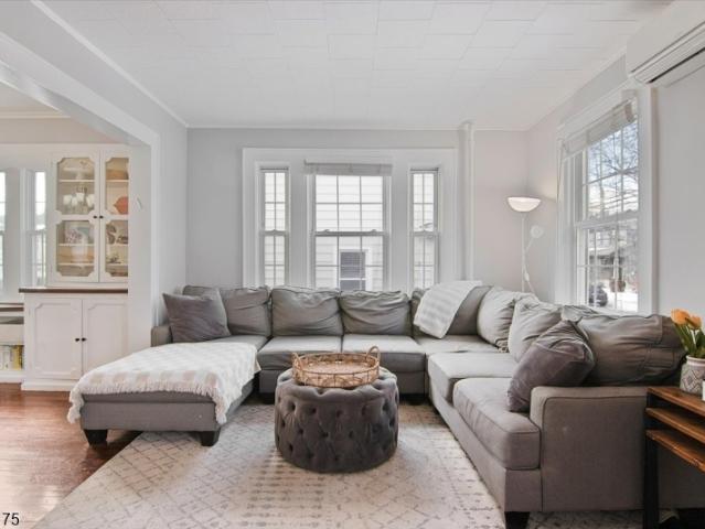 58 Essex Ave