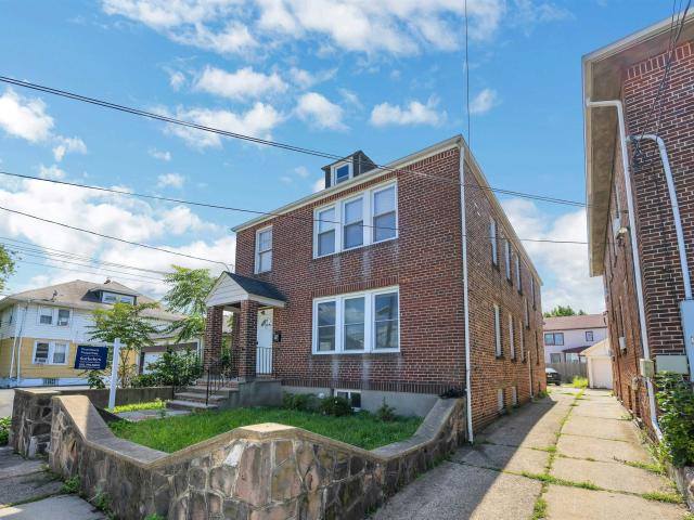 58 Floyd Ave