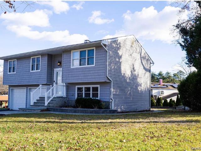 58 Hauppauge Road