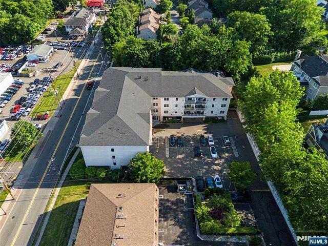 58 Kinderkamack Rd Apt 22, Emerson, NJ 07630