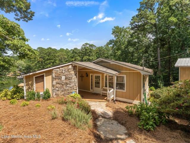 58 Lake Hill Dr, Alexander City, AL 35010