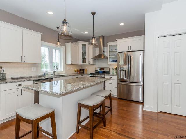 58 Lakepointe Way