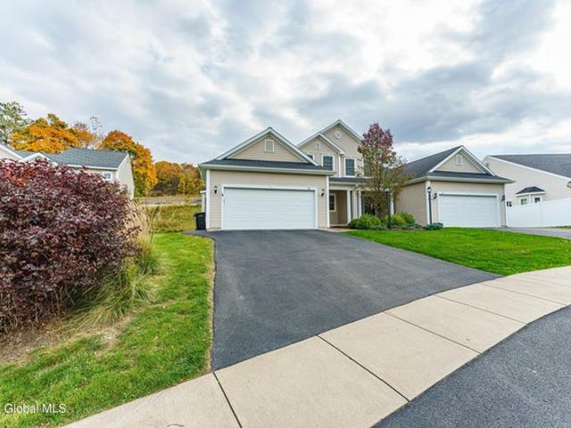 58 Lori Jean Pl, Troy, NY 12182