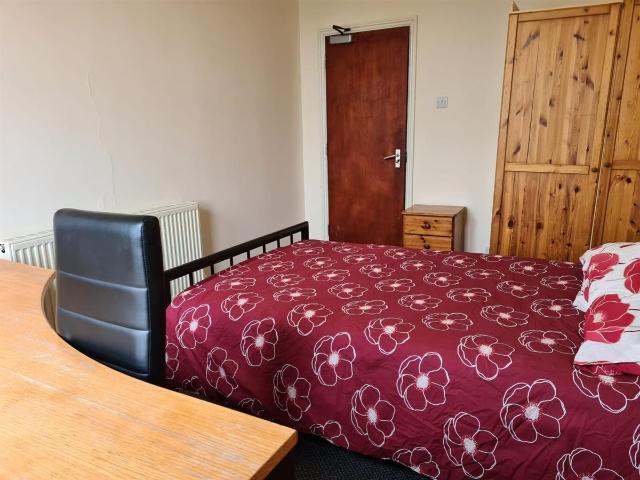 58 Mill Road, Cambridge CB1, 3 bed shared accommodation to rent, £550 pcm | PrimeLocation