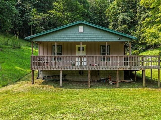 58 Moody Ln, Saint Marys, WV 26170