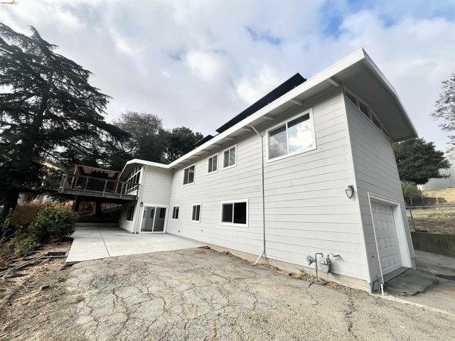 58 Pomona St, Crockett, CA 94525