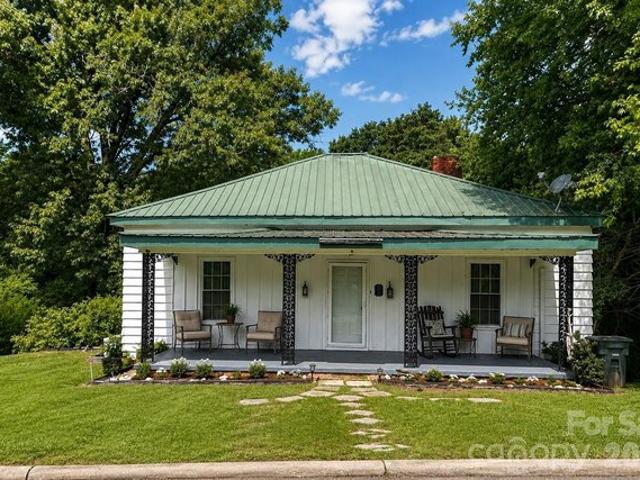 58 Poplar St, Great Falls, SC 29055