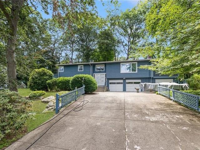 58 Rip Van Winkle Cir, Warwick, RI 02886