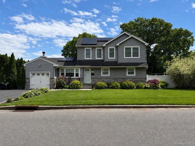 58 Roseville Ave, Saint James, NY 11780