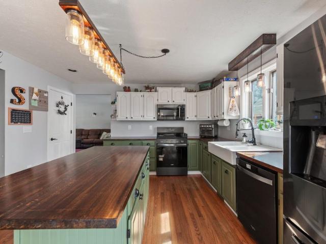 58 Sand Hill Road, Gilford, US, NH