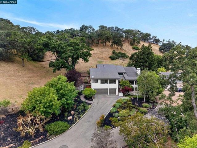 58 Saddle Rd, Walnut Creek, CA 94595