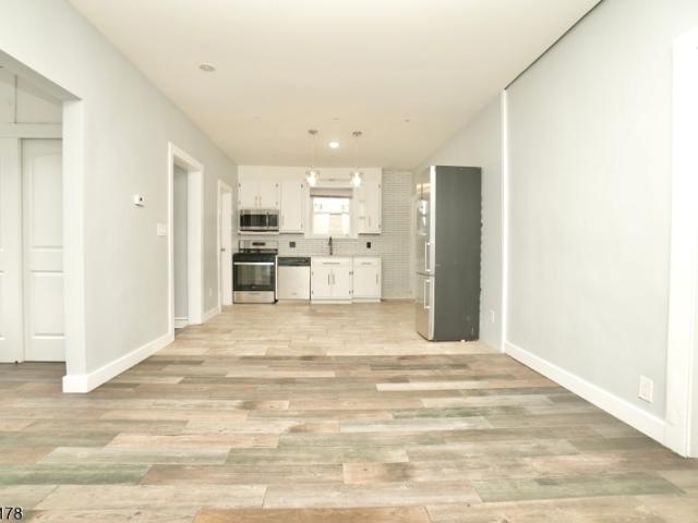 58 Sidney St