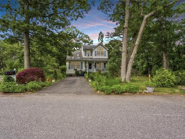 58 Silver Rd, Mastic Beach, NY 11951