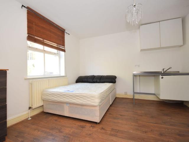 58 Summercourt Road, London E1, Room to rent, £1,000 pcm | PrimeLocation