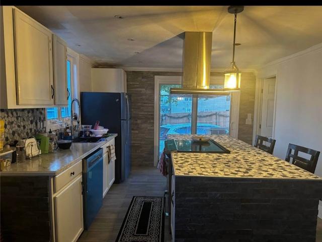58 Surf Avenue