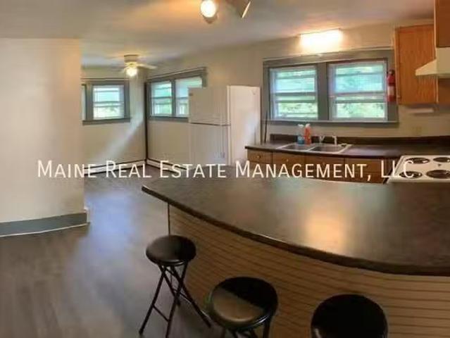 59044496 12 Stone St #2
