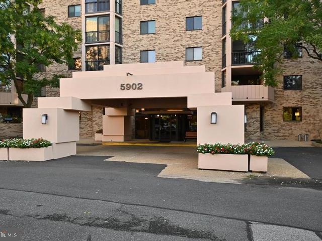 5904 Mount Eagle Drive # 117