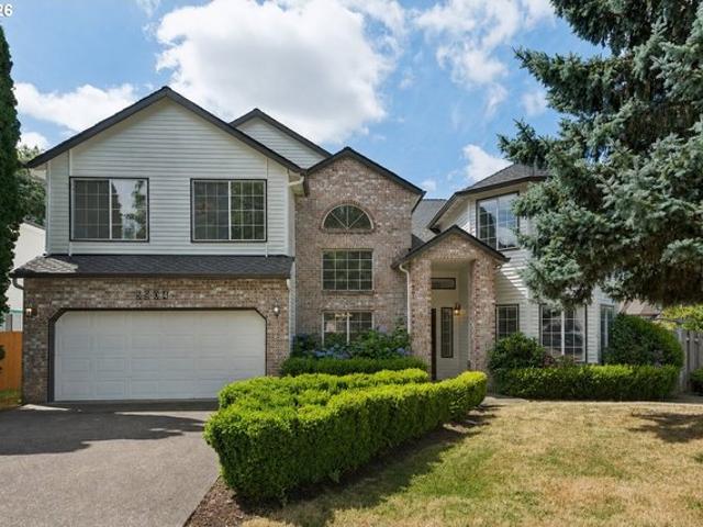 5904 Bay Point Dr, Lake Oswego, OR 97035