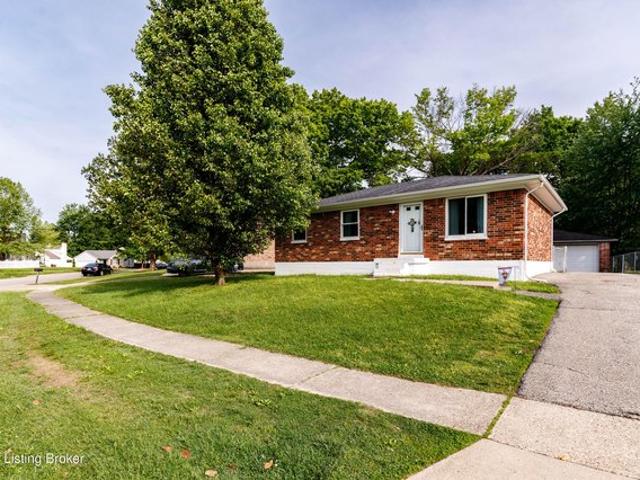 5904 Carmelwood Dr, Louisville, KY 40229
