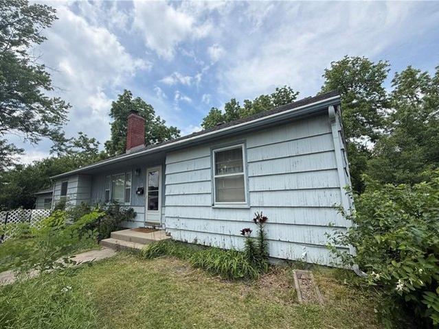 5904 E 133rd St, Grandview, MO 64030