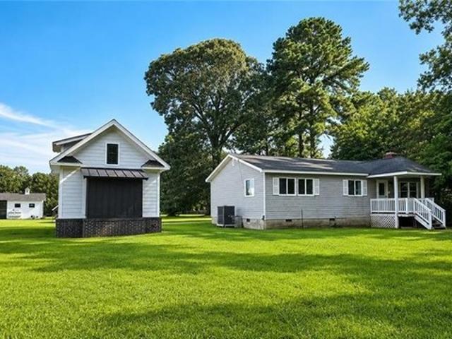 5904 Hattie St, Virginia Beach, VA 23457