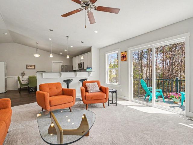 5904 Lucas Lane