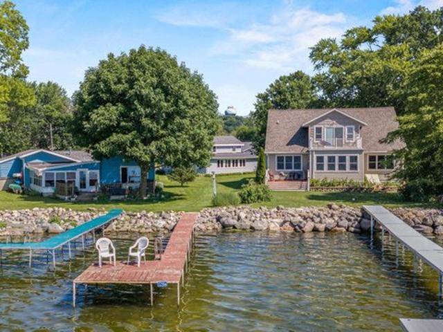 5904 Lake Edge Rd, McFarland, WI 53558