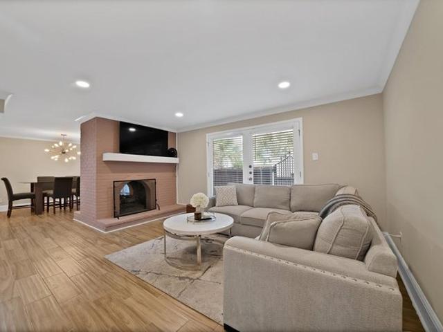 5904 Sandhurst Ln Apt 145, Dallas, TX 75206