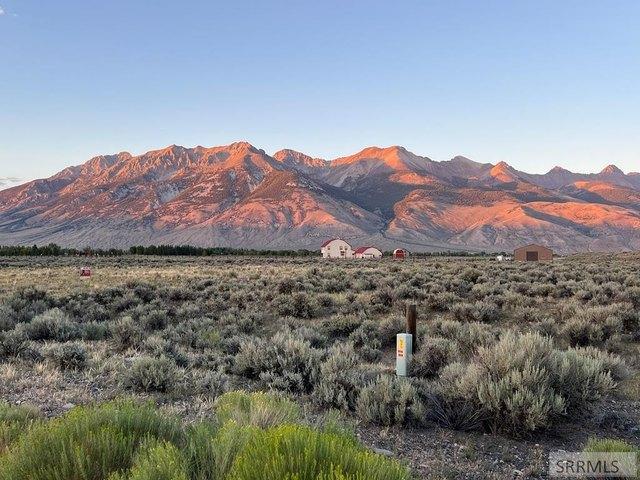 5904 W Nef Way, Mackay, ID 83251