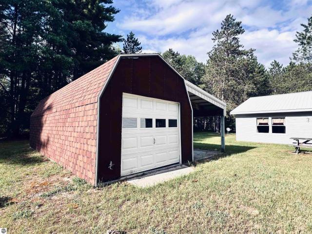 5905 E Moorestown Road