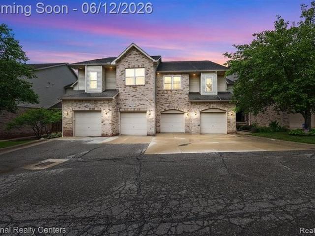 5905 High Point Ct, Brighton Township, MI 48116