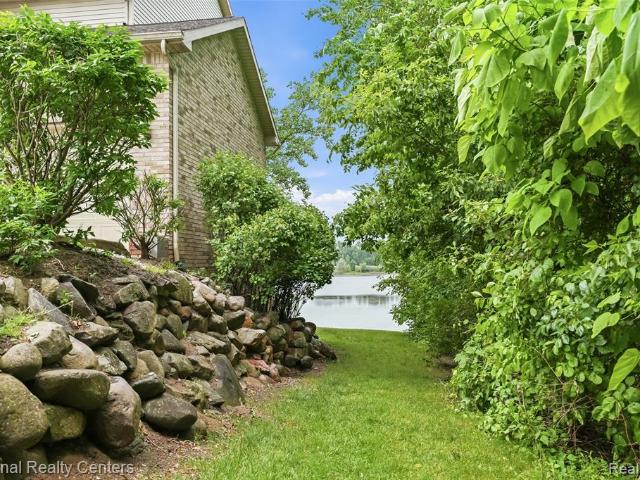 5905 High Pointe Court
