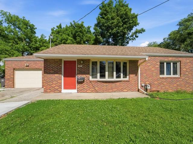 5905 SW 9th St, Des Moines, IA 50315