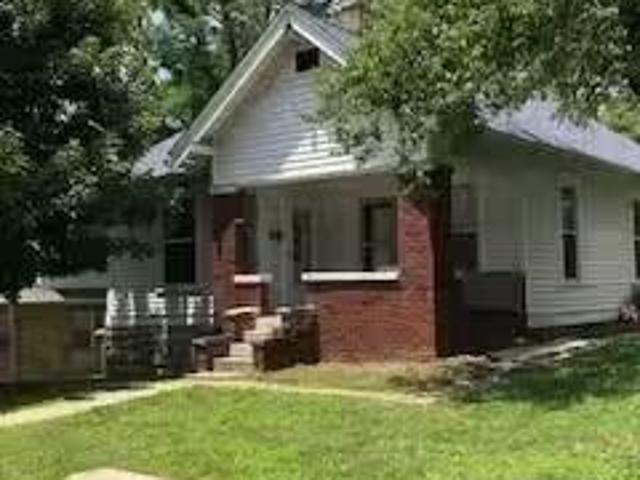 59064672 209 E 2nd St