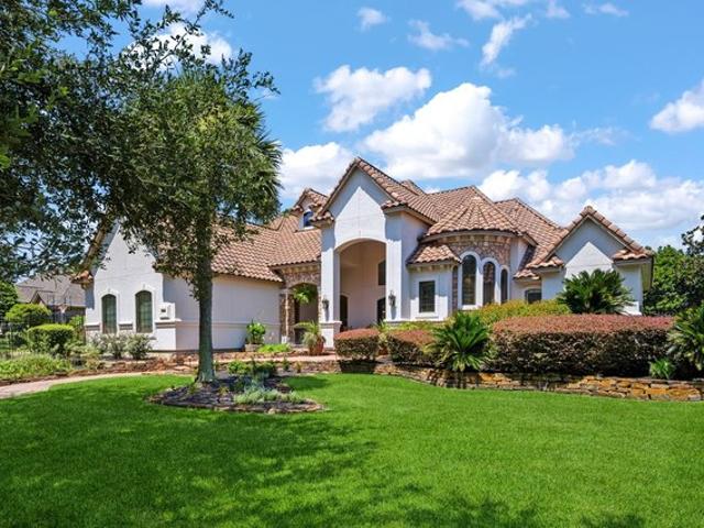 5906 S Royal Point Dr, Kingwood, TX 77345
