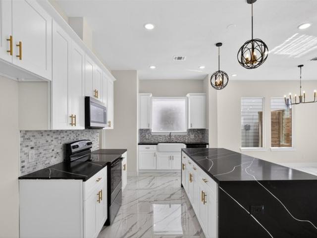 5906 Saint Augustine St Unit F, Houston, TX 77021