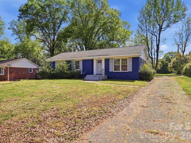 5906 Whitingham Dr, Charlotte, NC 28215