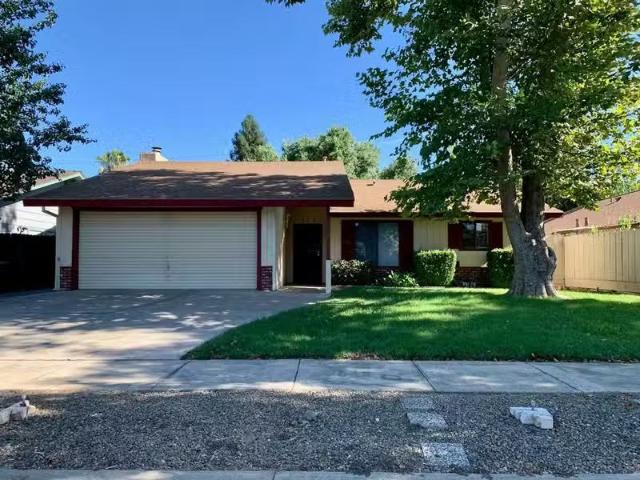59079440 319 St Michelle Dr