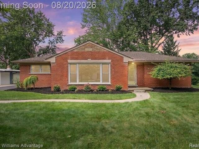 5907 Rosetta St, Dearborn Heights, MI 48127