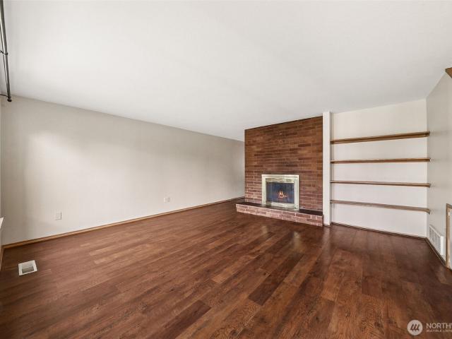 5907 to 5909 SW 111th # 07 09