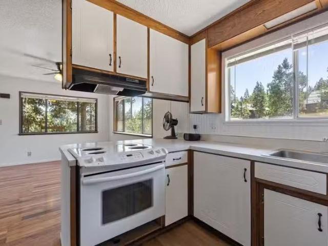 59080061 23808 Leisure Dr