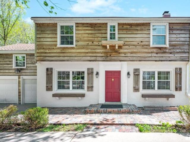 5908 N Elm Ln, Peoria, IL 61614