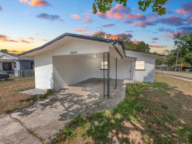 5909 Hilltop Ln E, Lakeland, FL 33809