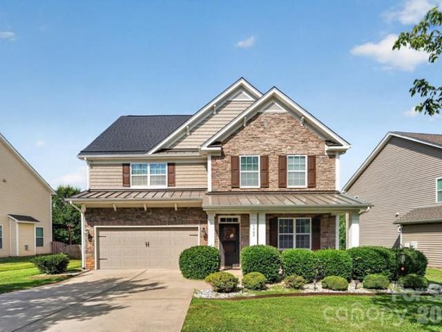 5909 Langwell Ln, Charlotte, NC 28278