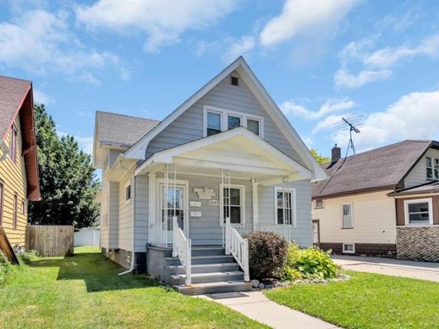 5909 33rd Ave, Kenosha, WI 53144