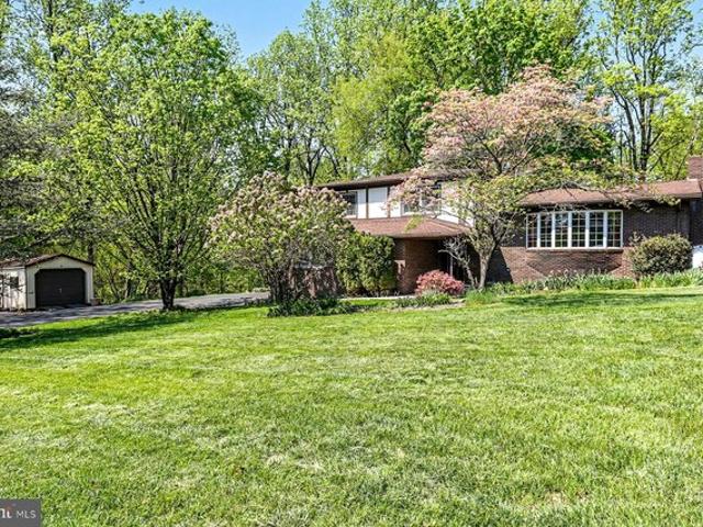 5900 Ivy Ln, Harrisburg, PA 17111