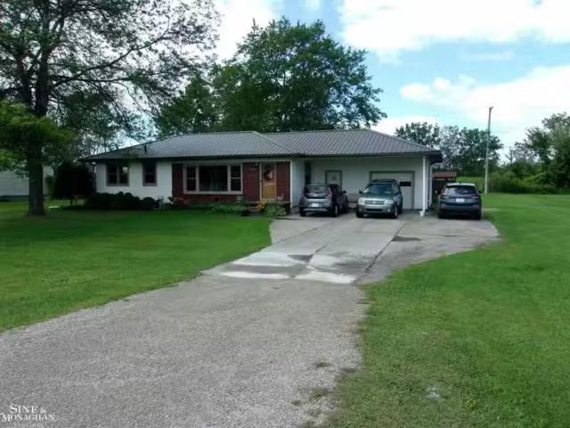 5900 KING RD, CHINA, MI 48054 Single Family Residence For Sale.